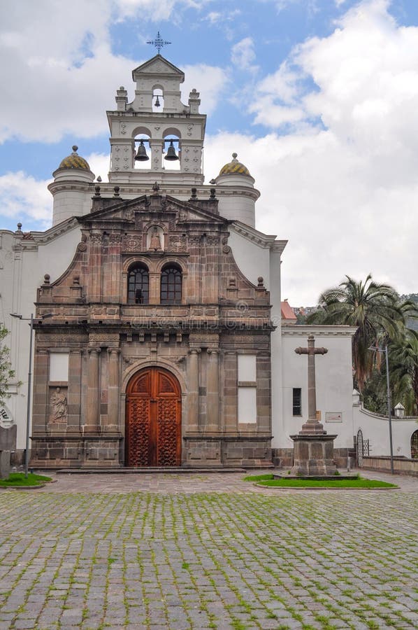 Iglesia De La Vecindad De Guapulo En Quito Foto editorial - Imagen de ...