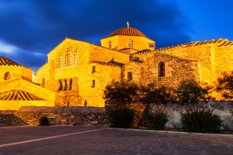 Iglesia De Panagia Ekatontapyliani, Paros Foto de archivo - Imagen de verano, turismo: 93413892