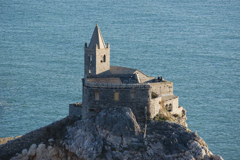 Iglesia De San Pedro En Portovenere Foto de archivo - Imagen de ...