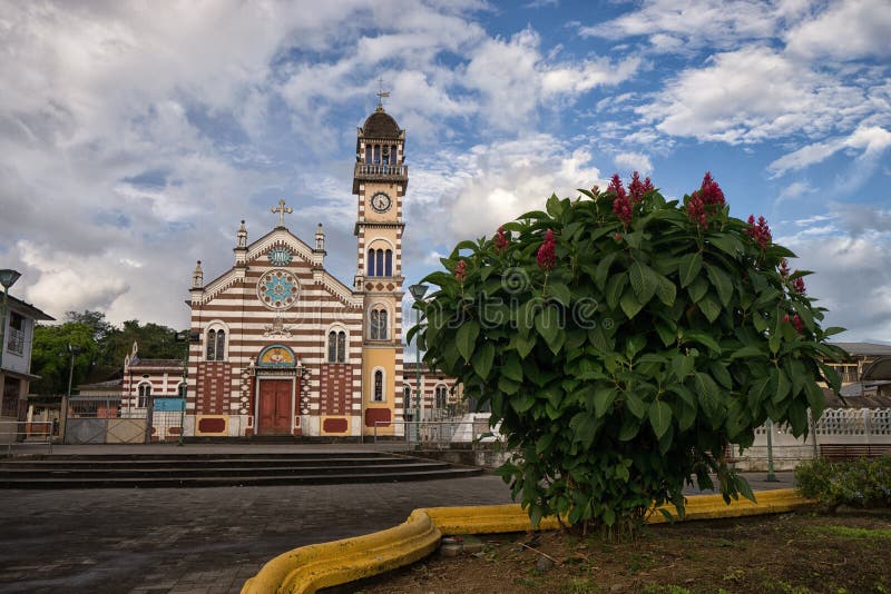Iglesia En Archidona Ecuador Fotografía editorial - Imagen de turismo ...