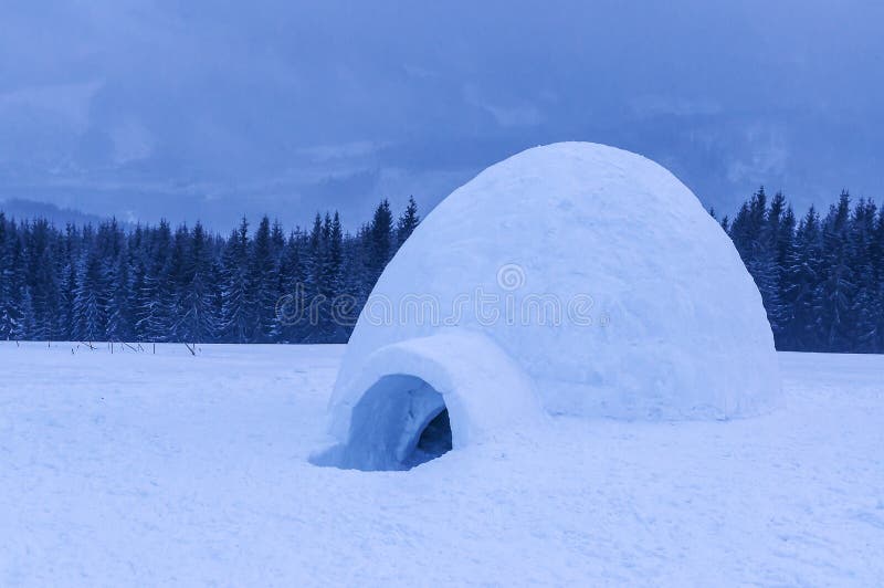 Iglu auf dem Schnee stockbild. Bild von auslegung, landschaften - 50340901