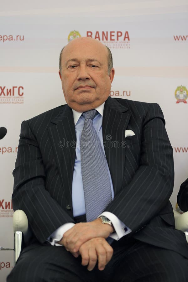 Igor Ivanov image éditorial. Image du décisionnaire, indoors - 84886280