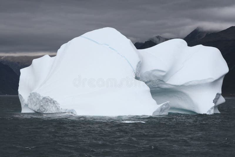 Ijsberg stock afbeelding. Image of oceaan, noordpool - 10740031