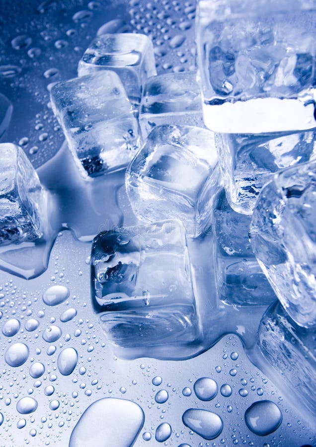 Ijsblokjes stock afbeelding. Image of zuiverheid, achtergronden - 3234661