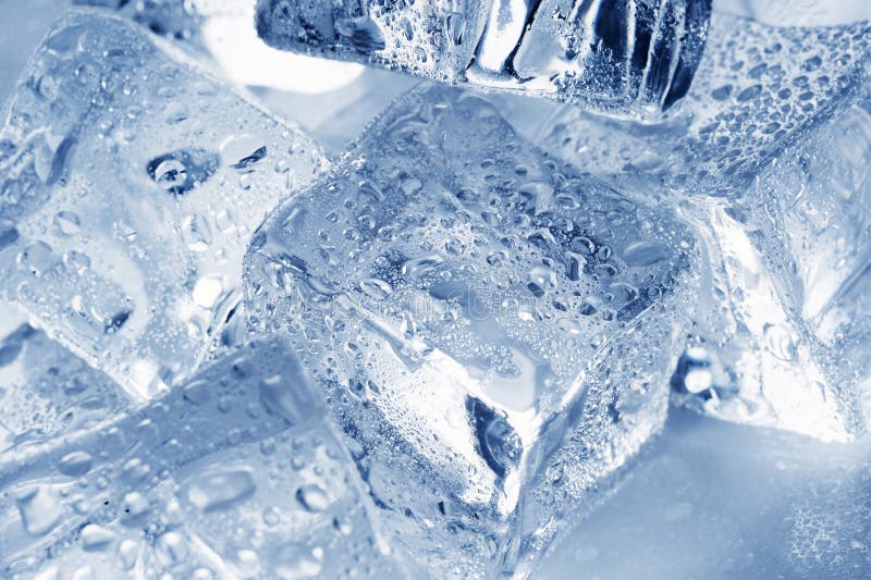 Ijsblokjes stock afbeelding. Image of zuiverheid, achtergronden - 3234661