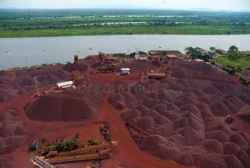 Ijzererts redactionele stock foto. Image of erts, steen - 103354468