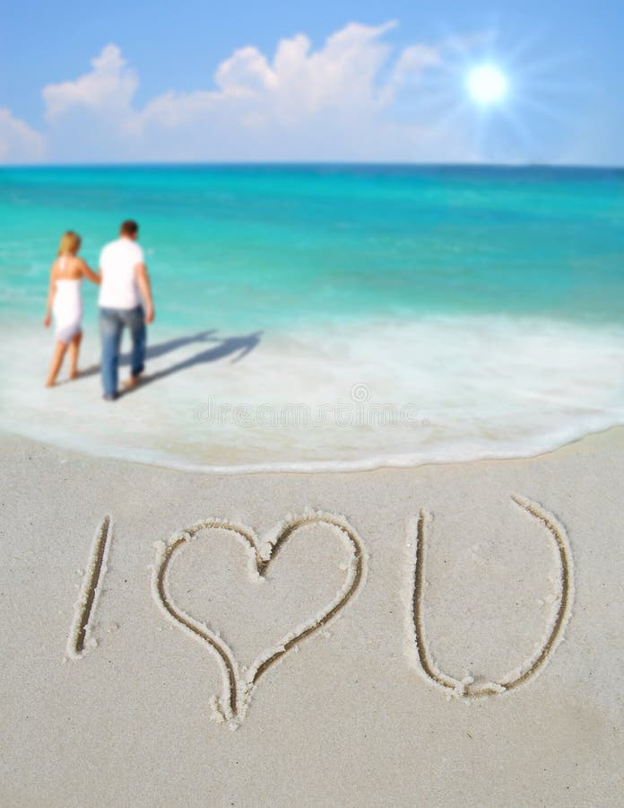 Ik Houd Van U in Zand Door Paar Stock Foto - Image of paar, onderzoek ...