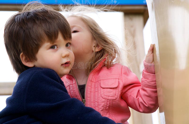 Il bacio immagine stock. Immagine di abbastanza, carino - 24235835
