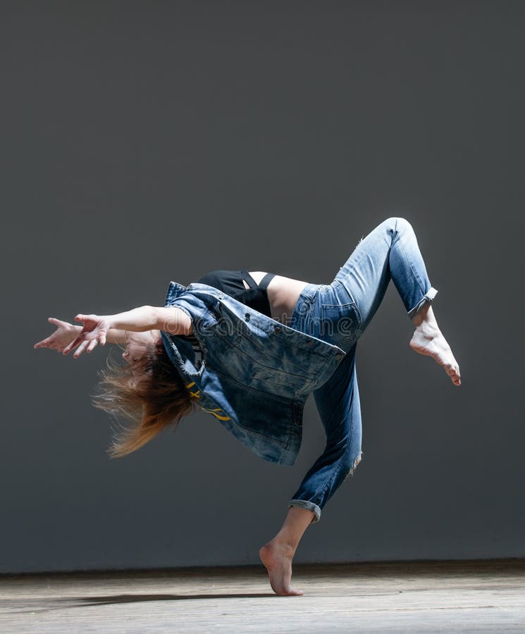 Il danzatore immagine stock. Immagine di balletto, piede - 5297295