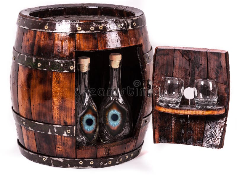 Il Barile Di Legno Gradisce La Tavola Fotografia Stock - Immagine di ...