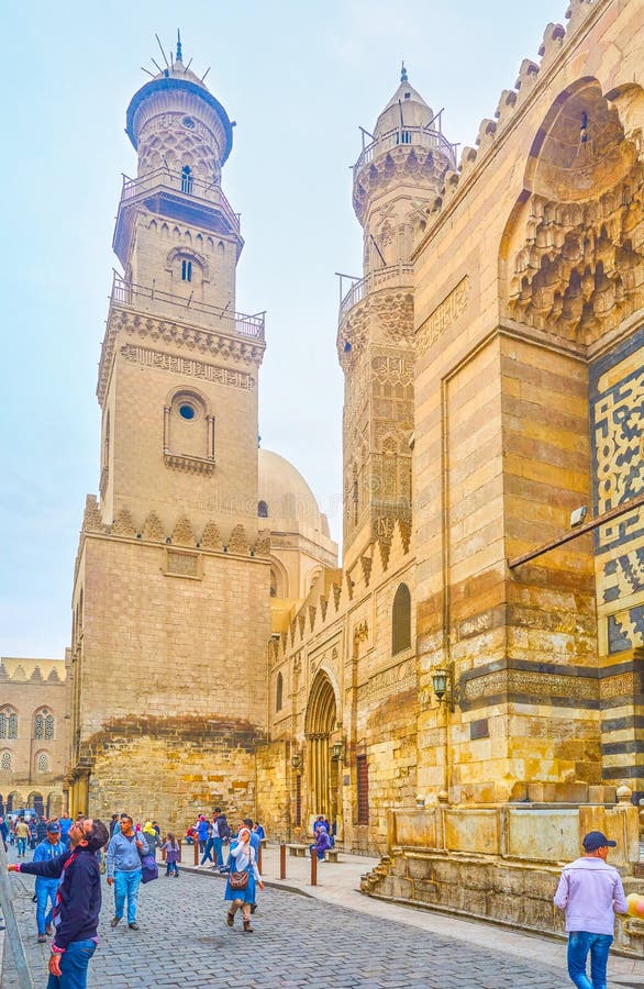 The Beautiful Medieval Mosque In Islamic Cairo, Egypt Fotografia ...