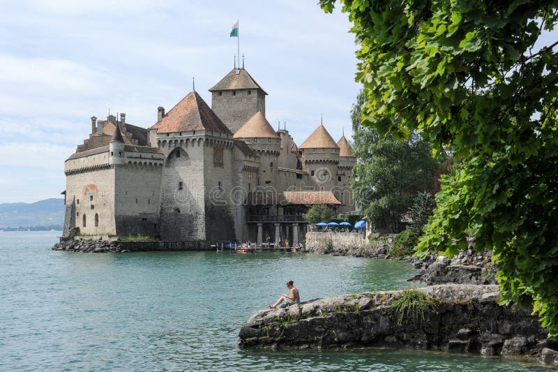 Il Castello Di Chillon A Montreux, Svizzera Immagine Editoriale ...