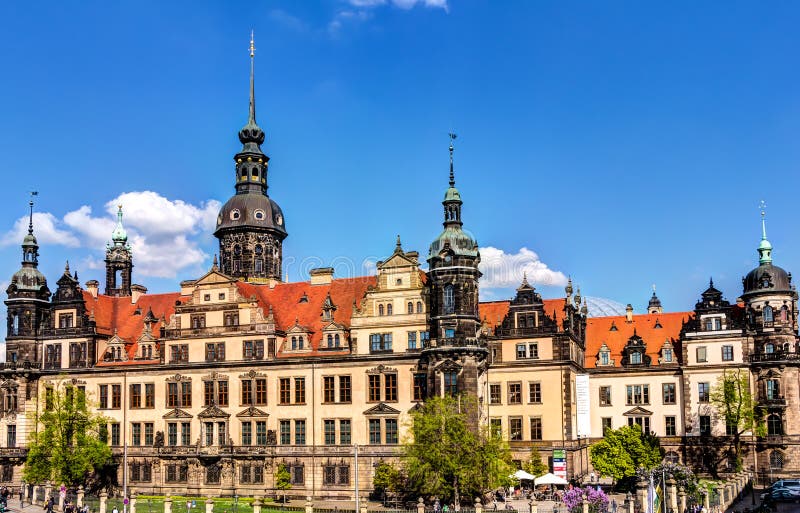 Il Castello di Dresda immagine stock. Immagine di cupola - 67198513