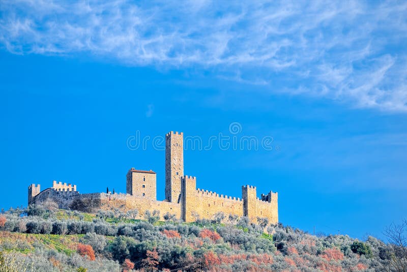 Il Castello Di Montecchio Vesponi Toscana, Arezzo Immagine Stock ...