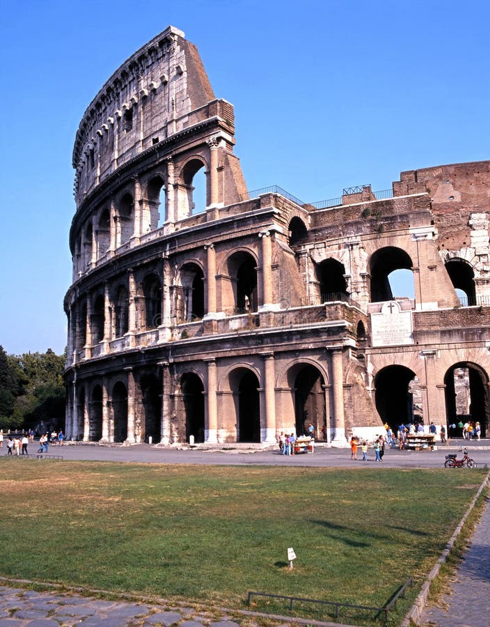 Anfiteatro romano, Chester immagine editoriale. Immagine di cielo ...