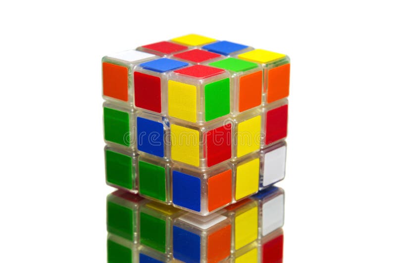Il cubo di Rubik immagine stock editoriale. Immagine di multicolore ...