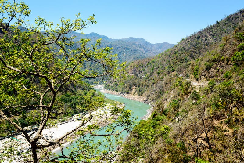 Il Gange Santo Entra in Una Valle, India Immagine Stock - Immagine di ...