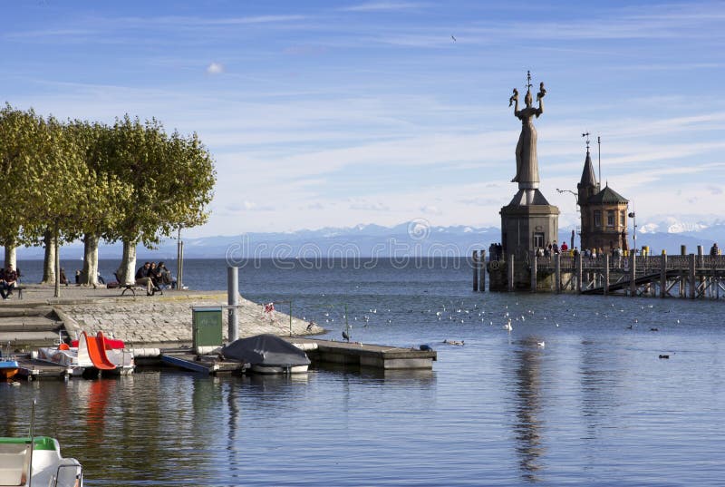 Vista Dalla Germania Al Lago Di Costanza Alle Montagne Immagine Stock ...