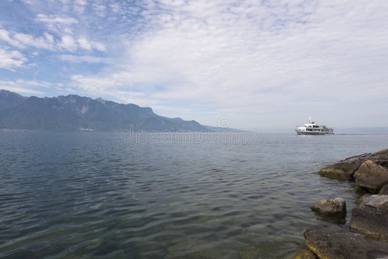 Il Lago Lemano Visto Da Vevey Fotografia Editoriale - Immagine di lago ...