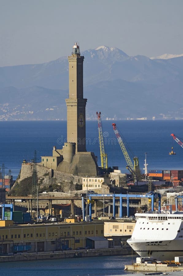 Lanterna - faro a Genova fotografia stock. Immagine di simbolo - 19523144