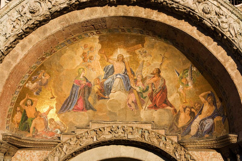 Il Marco Basilico Di San Di Pazzia Fotografia Stock - Immagine di bello ...