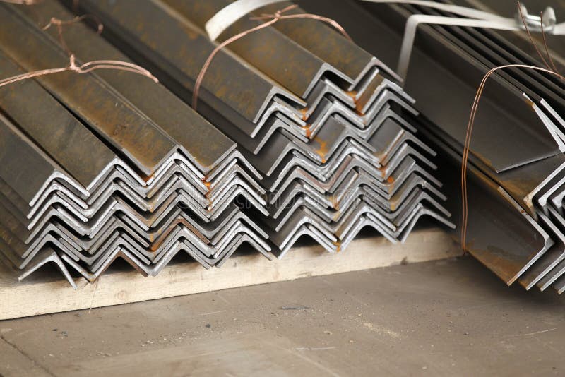 Profili Metallici Ad Angolo Fotografia Stock - Immagine di carattere ...