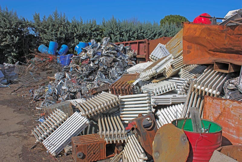 Il metallo ricicla immagine stock. Immagine di ricicli - 22253761