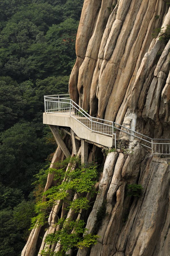 Il Monte Song Cliff Walk fotografia stock. Immagine di esterno - 70828064