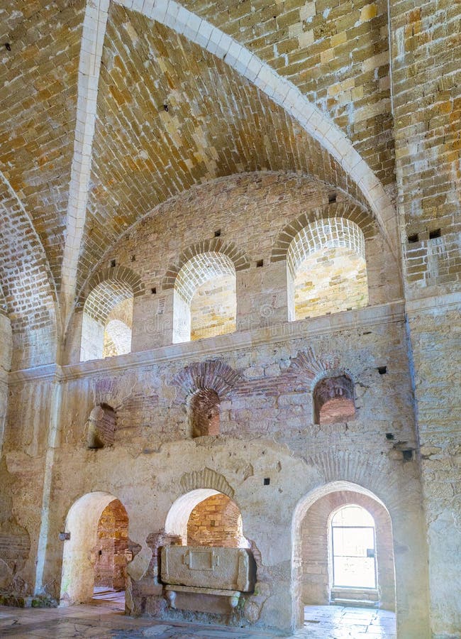 Il narthex della chiesa fotografia stock editoriale. Immagine di ...