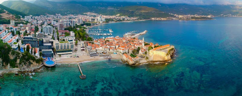 Il Panorama Di Budua Ha Sparato Da Un Quadrocopter Fotografia Stock ...