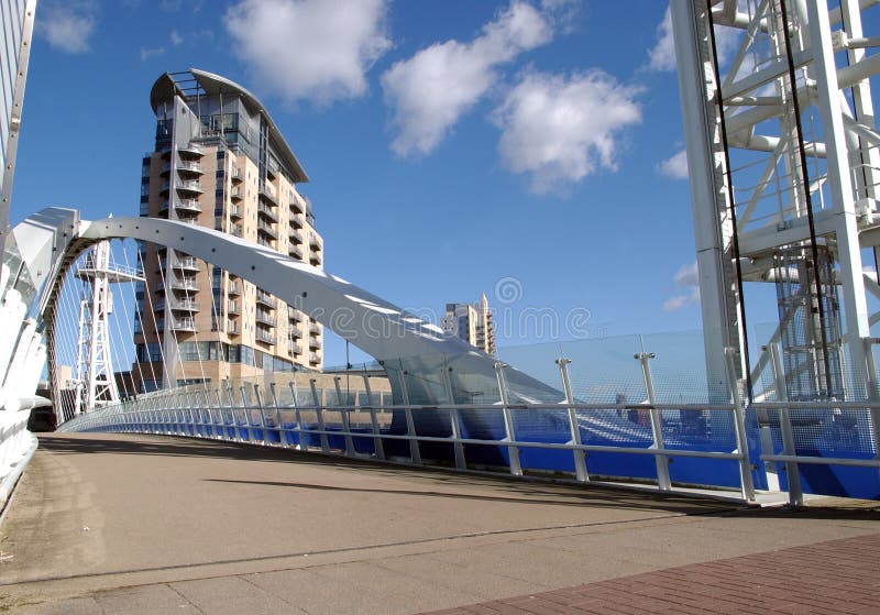 Il ponticello fotografia stock. Immagine di paesaggio, costruzione - 679712