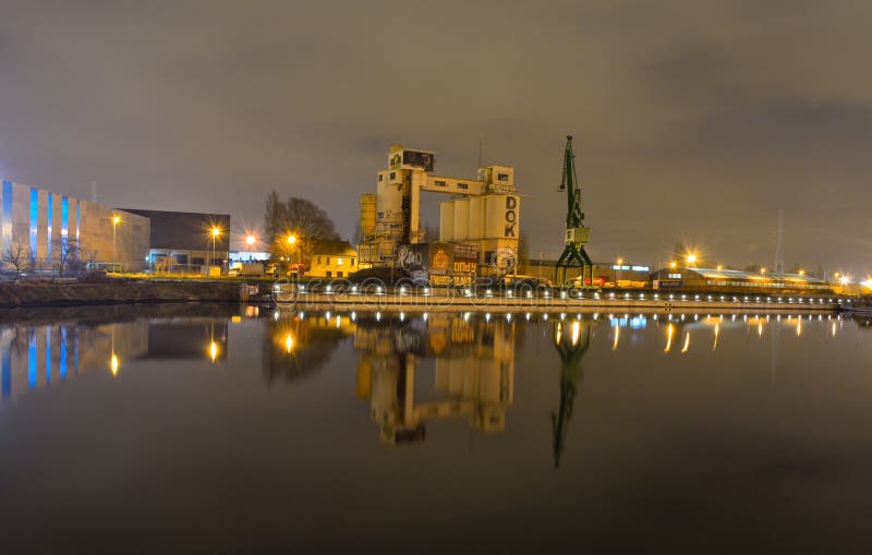 Il Porto Dimenticato a Gand, Fabbrica Abbandonata Fotografia Editoriale ... Il Porto Dimenticato a Gand, Fabbrica Abbandonata Fotografia Editoriale ...