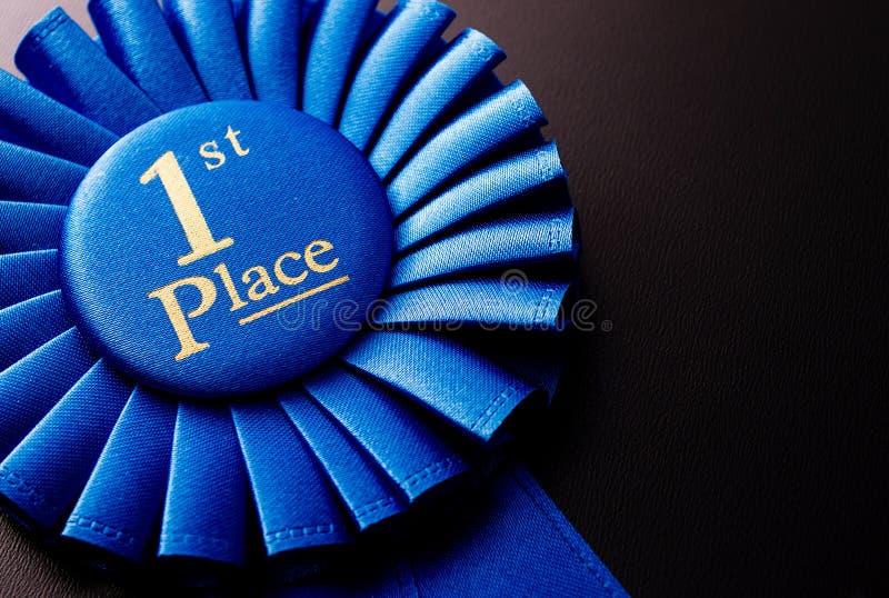 Il Premio Per Il Primo Posto Su Sfondo Scuro Fotografia Stock ...