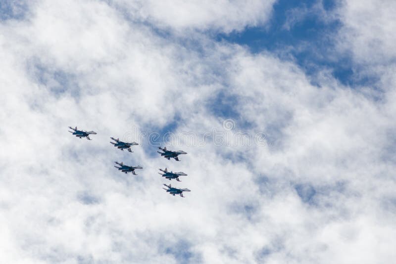 Il Russo Knights I Combattenti Acrobatici Di Sukhoi Su-27 Del Gruppo a ...