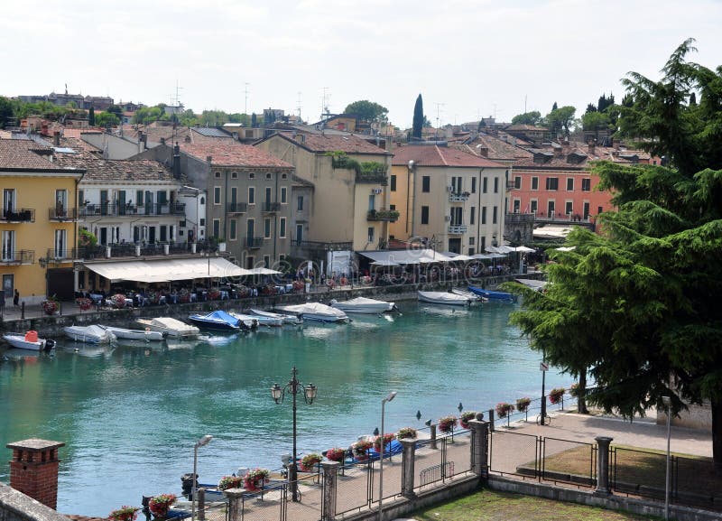 Il Sul Mincio Del Fiume Mincio E Di Valeggio Fotografia Stock ...