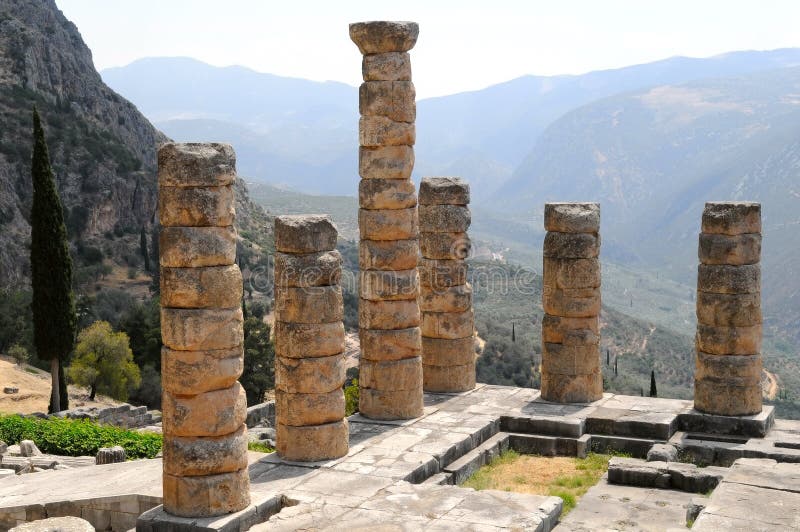 Il tempio di Apollo immagine stock. Immagine di architettura - 6119167