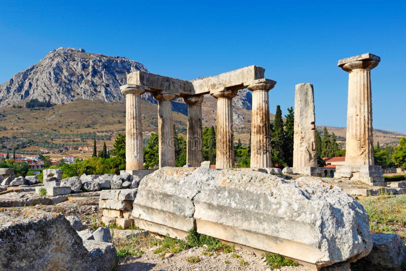 Il Tempio Di Apollo a Corinto Antico, Grecia Fotografia Stock ...