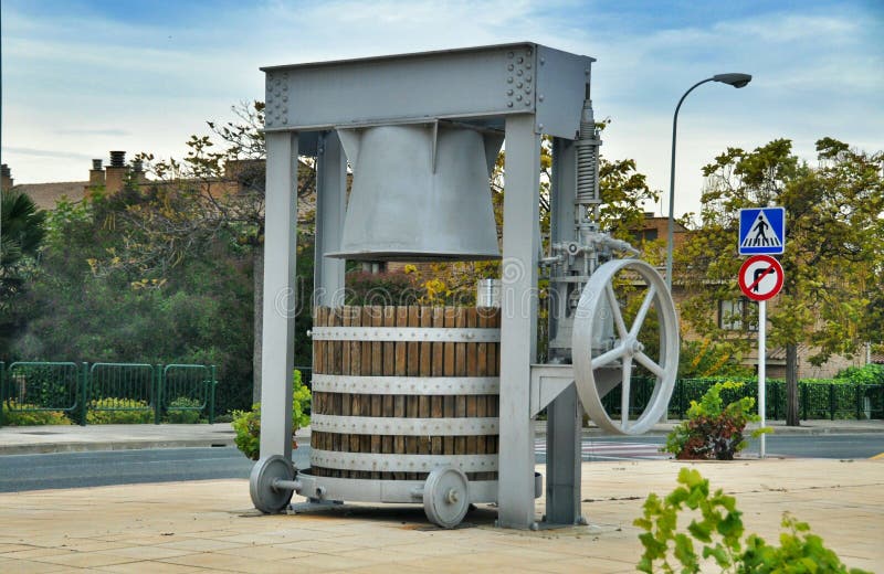 Il Torchio Antico Del Monumento Olite Fotografia Stock - Immagine di ...