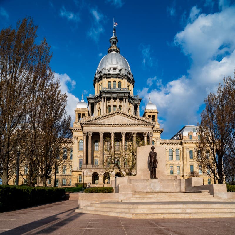 Illinois State Capitol stock image. Image of trees, blue - 80953445