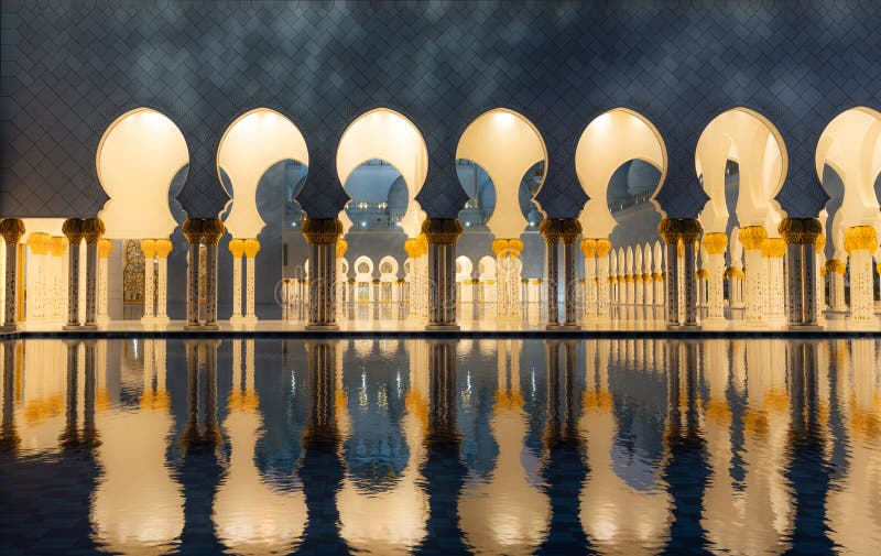 Amazing Night Reflection at Mosque, Abu Dhabi, United Arab Emirates ...