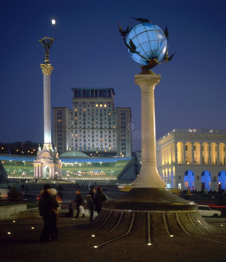 Illuminated Monuments on Maidan Nezalezhnosti Square Stock Image ...