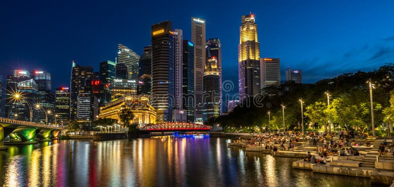 Reflections in the Singapore River in the Evening Editorial Stock Photo ...