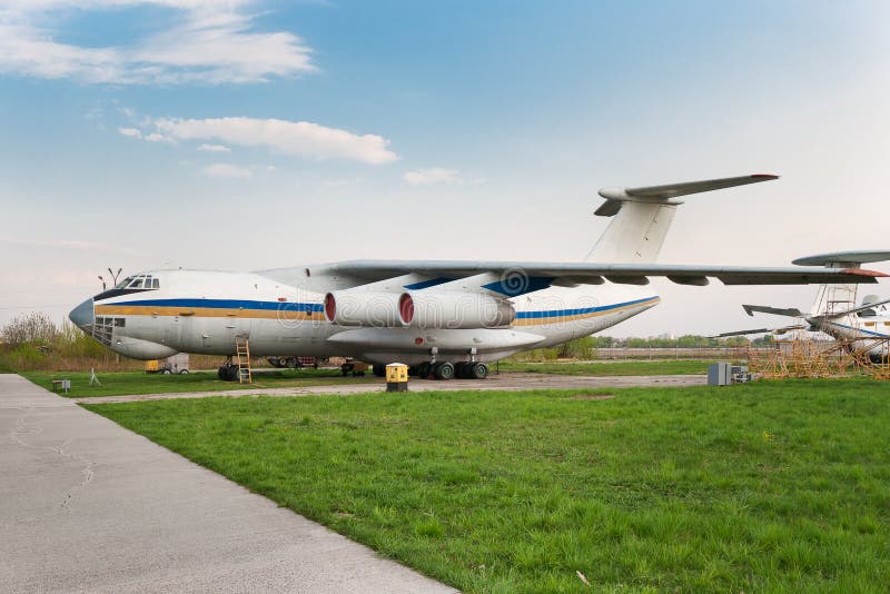 Ilyushin Il-76 plane stock photo. Image of white, outside - 22653396
