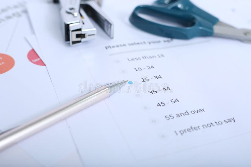 Image De Stylo, D'agrafeuse Et De Ciseaux Sur La Forme Image stock ...