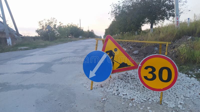 Road Construction Signs that Indicate Speed Limit Regulations and ...