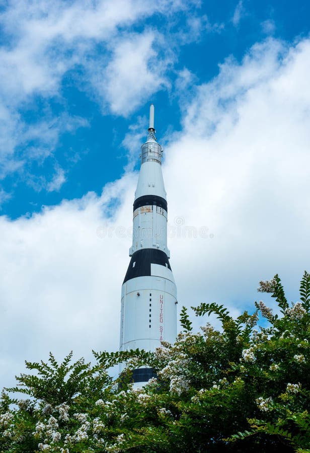 Manned Moon Rocket editorial image. Image of simplicity - 120504040