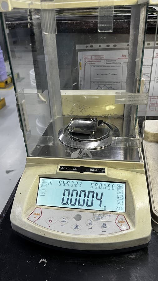 High-precision Analytical Balance Stock Image - Image of bumper, dish ...