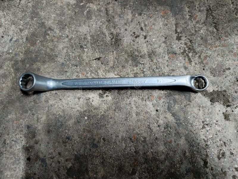 Versatile Double Box End Wrench Tool for Automotive Mechanical Repairs ...