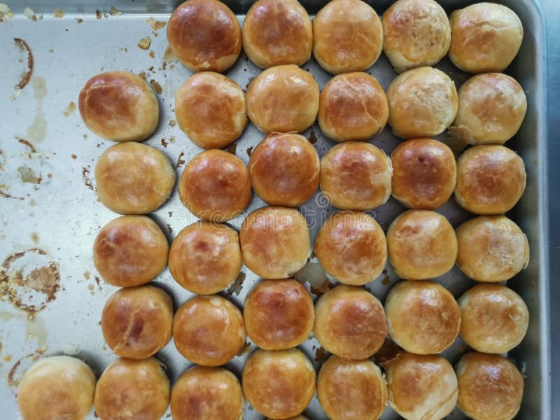 Many Pieces of Tau Sar Piah on the Tray Stock Image - Image of bread ...