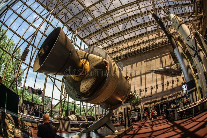 Image of the rocket engine editorial photo. Image of launch - 154932451